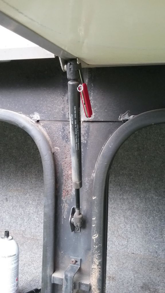 Exterior hatch cover gas springs - 1999 Southwind 35S